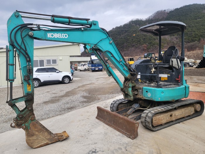 코벨코 미니굴삭기 SK35 2017년 3000시간 회전집게 포함매매