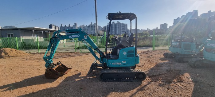 코벨코 SK17 2015년식